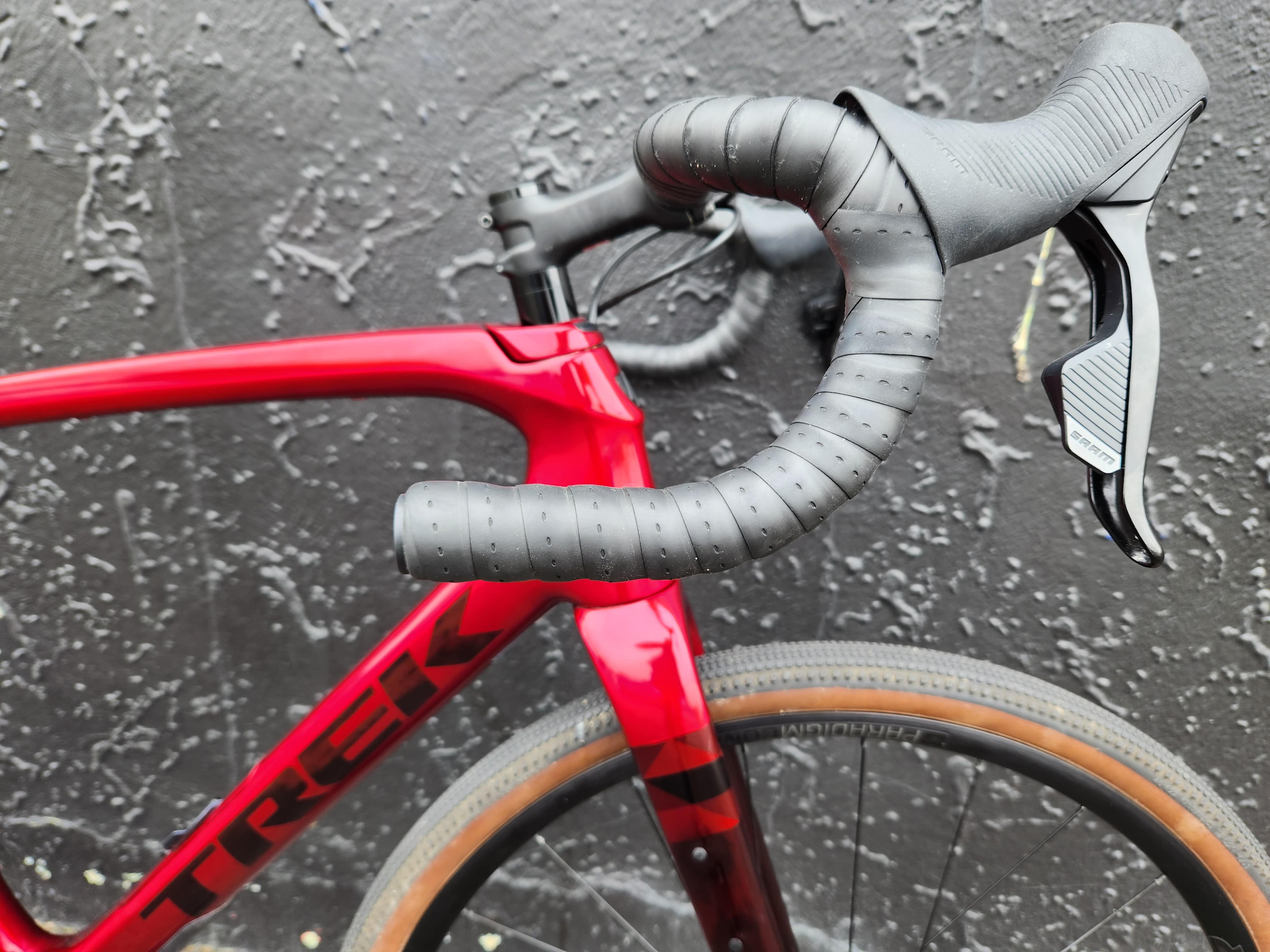Ex-Demo Trek Checkpoint SL 6 eTap Red