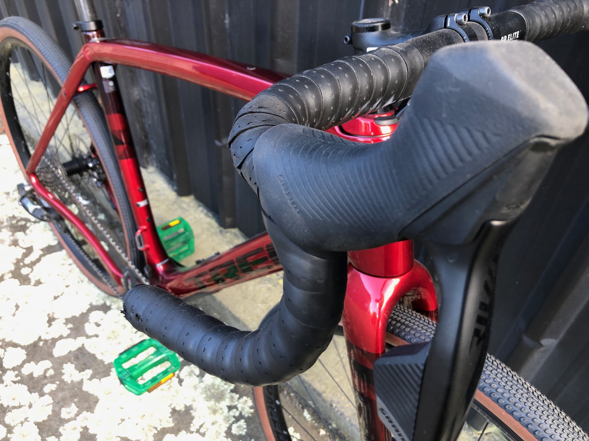 Ex-Demo Trek Checkpoint SL 6 eTap Red